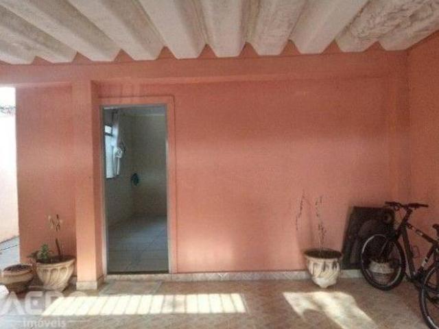 Casa com 2 dormitórios, sendo 1 suíte, à venda na Avenida Lucio Luciano, 165 m² por R$ 450.000 Par