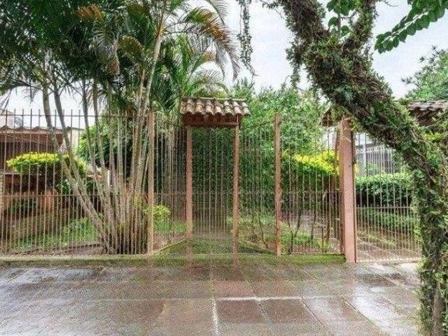 Casa com 2 dormitórios,sendo 1 suíte para venda no bairro Tristeza em Porto Ale