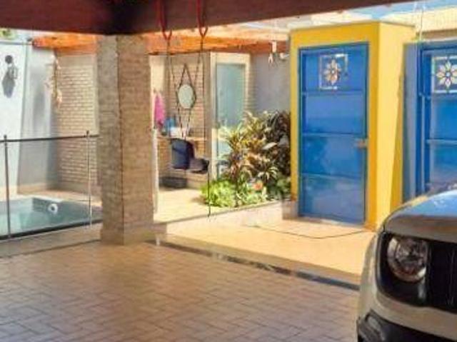 Casa 02 Dormitórios 01 suíte, Piscina aquecida  Aceita parte em permuta