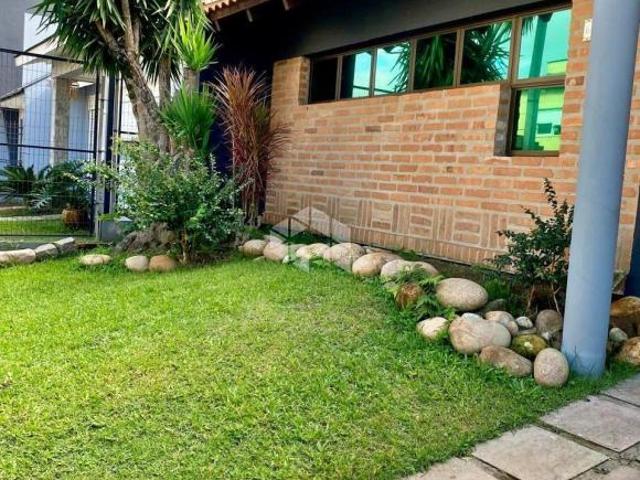 CASA COM 2 DORMITÓRIOS, 1 SUÍTE, 4 VAGAS COBERTAS JARDIM ITÚ