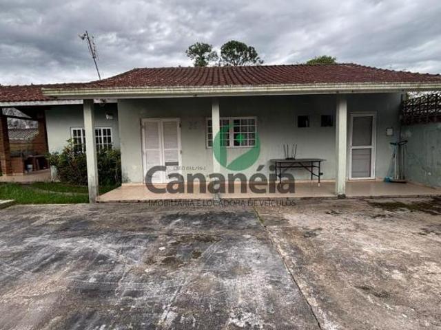 Casa com 2 dormitórios 1 suíte, área de churrasco e piscina para venda na Chácara Renascença Vila