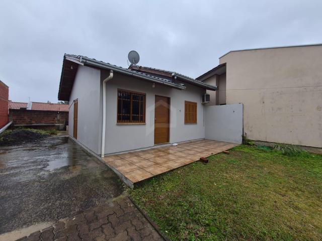 Casa com 2 dormitórios, 225.00m² para locação por R$ 2.200,00 Campestre São Leopoldo/RS
