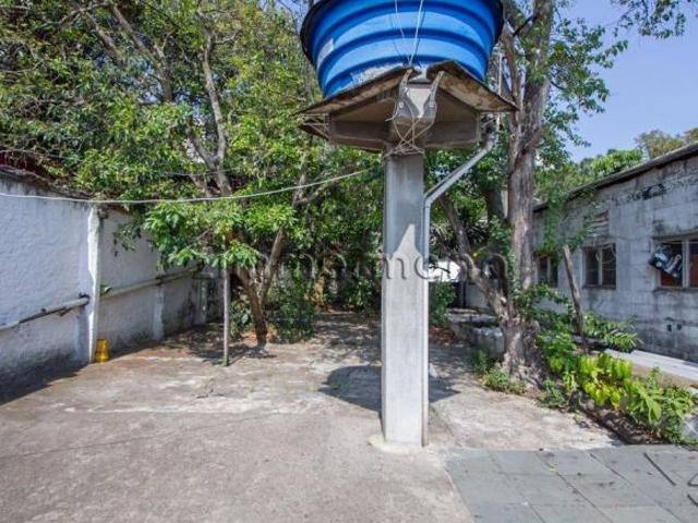 CASA COM 2 DORMITÓRIOS 3 VAGAS EM PERDIZES