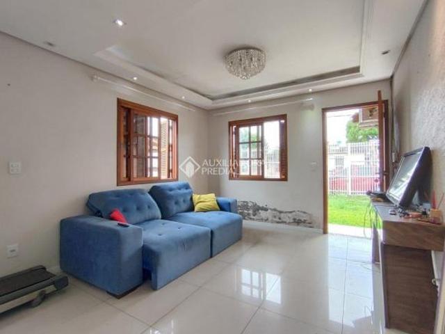 Casa com 2 Dormitórios 4 Vagas e Piscina