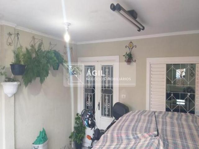 Casa com 2 edículas Jd Portugal São José dos campos SP