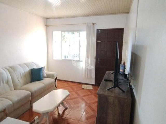 Casa com 2 Pavimentos e 3 Dormitórios e 2 Vagas de Garagem no Bairro Jardim Itália, Caxias do Sul