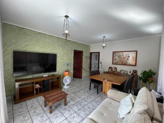 Casa com 2 Pontos Comerciais Jardim Nova Esperança 291m² 3 Dormitórios