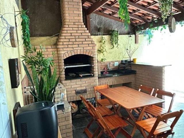 Casa com 2 quartos, 110 m² à venda em Jardim Ester Yolanda