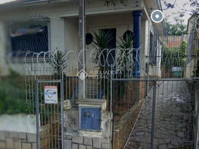 Casa com 2 quartos, 1 banheiro, pátio grande no bairro Medianeira