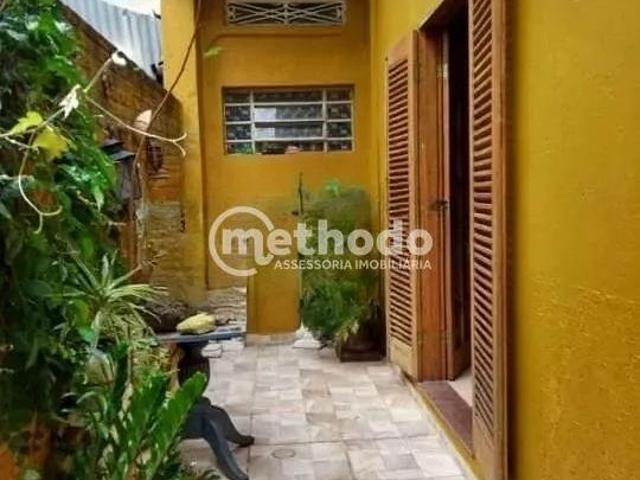 Casa com 2 quartos, 1 banheiro, sem garagem