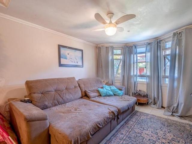 Casa com 2 quartos, 1 suíte, 2 vagas na Hípica