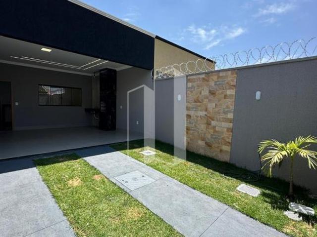 Casa com 2 Quartos, 1 Suíte, 2 Vagas e com 90M² Residencial Santa Fé