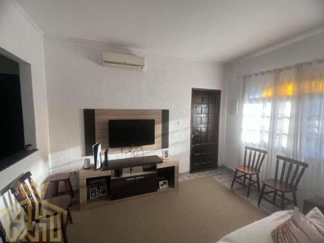 Casa com 2 quartos, 1 suíte no bairro do Caiçara em Praia Grande SP