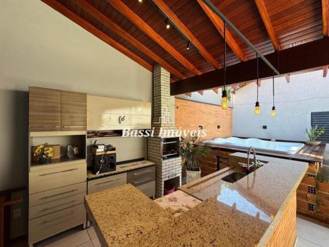 Casa com 2 quartos, 1 suíte, sala de TV, 1 banheiro, 2 vagas de garagem e 120m² no Parque dos Eucali
