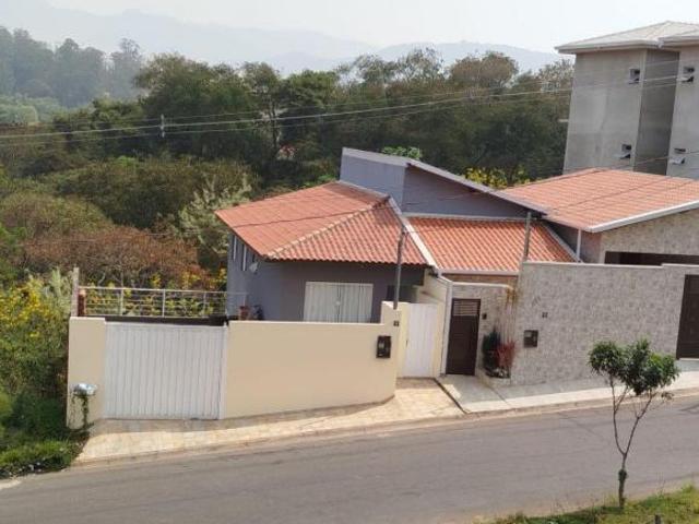 Casa com 2 quartos, 200 m² de terreno à venda no Centro