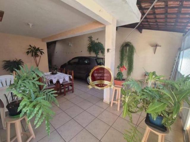 Casa com 2 quartos, 2 vagas de garagem em excelente localização no Canto do Forte