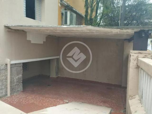 Casa com 2 Quartos, 2 Banheiros e Edícula com 2 Quartos em Frente ao Campo do Santos 210 m2