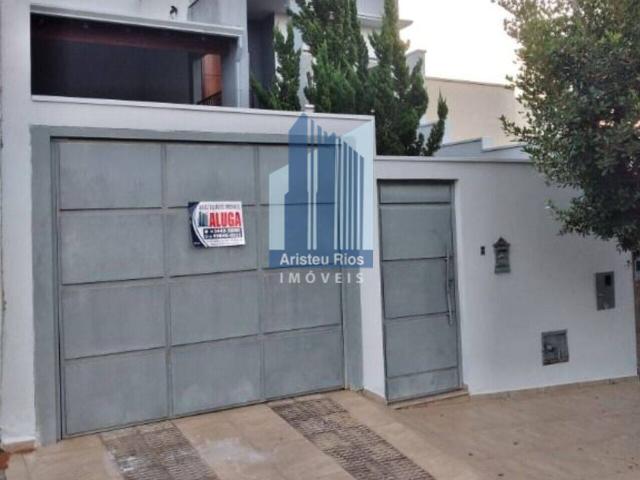 Casa com 2 quartos, 90 m²