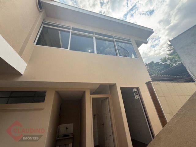 Casa com 2 quartos, 90 m²