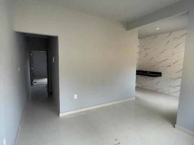Casa com 2 Quartos com Quintal e excelente localização no Bom Jesus