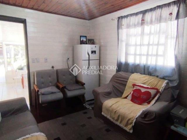 Casa com 2 quartos com terreno de 330 m²