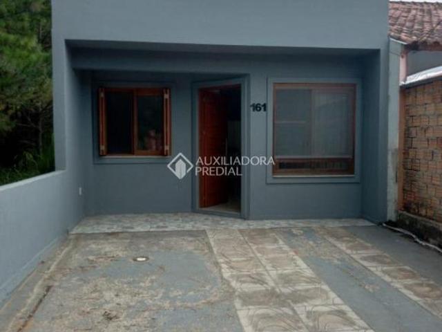 Casa com 2 quartos, churrasqueira, vaga de garagem, no bairro Hípica, Porto Alegre/RS