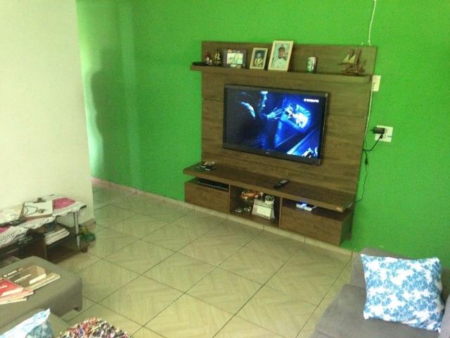 Casa com 2 Quartos à Venda, 80 m² por R$ 270.000