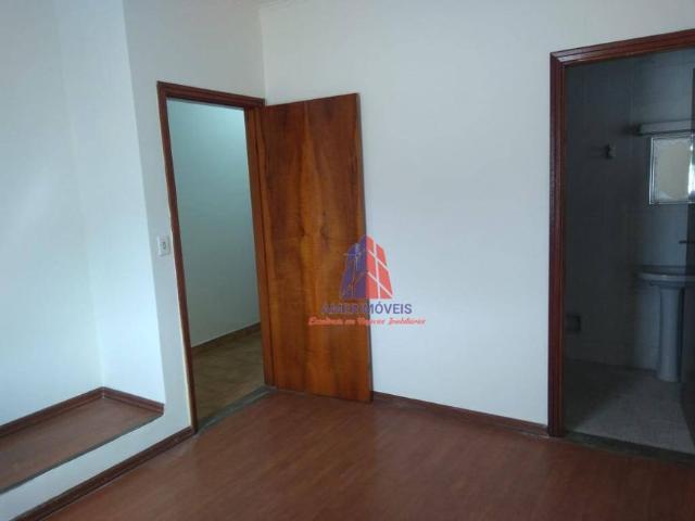 Casa com 2 Quartos à Venda, 180 m² por R$ 380.000