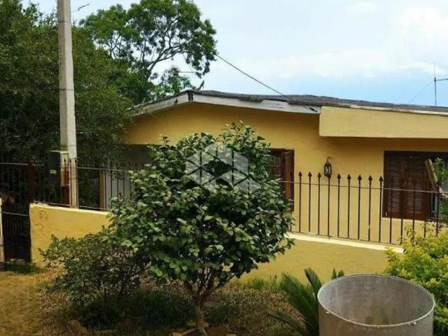 Casa com 2 quartos à venda