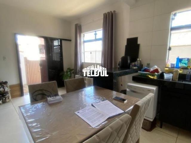 Casa com 2 quartos à venda em Varginha, no bairro San Marino