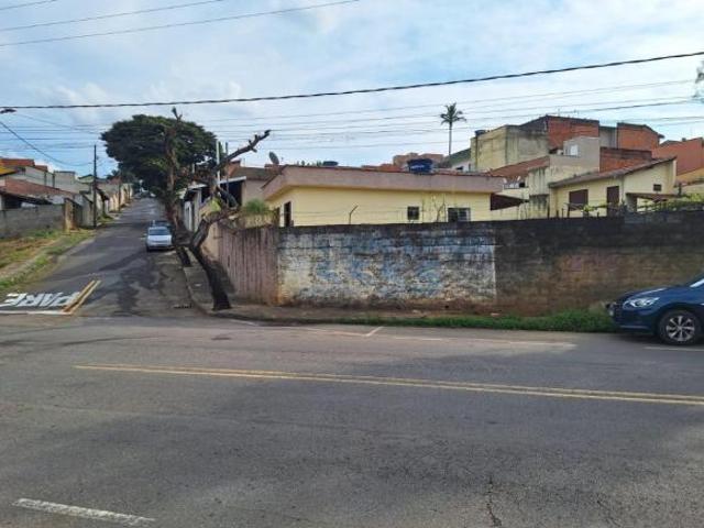 Casa com 2 quartos à venda em Varginha, no bairro Parque Rinaldo