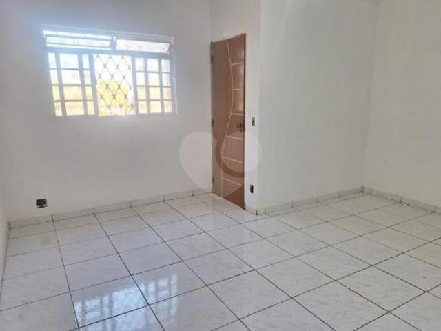 Casa com 2 quartos à venda em Vila monteiro SP