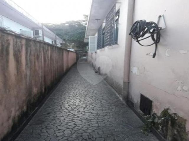 Casa com 2 quartos à venda em Vila Belmiro SP
