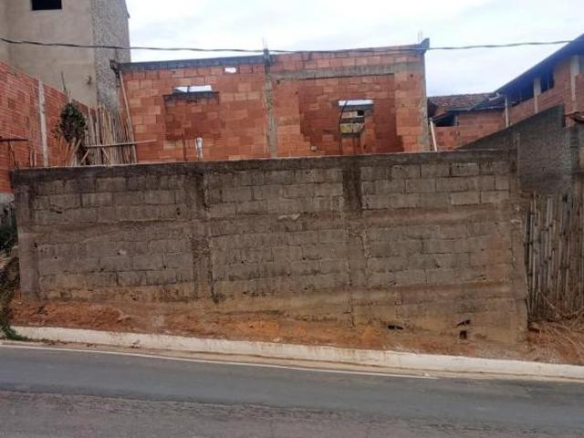 Casa com 2 quartos à venda em Bom Jesus Do Galho, no bairro Centro