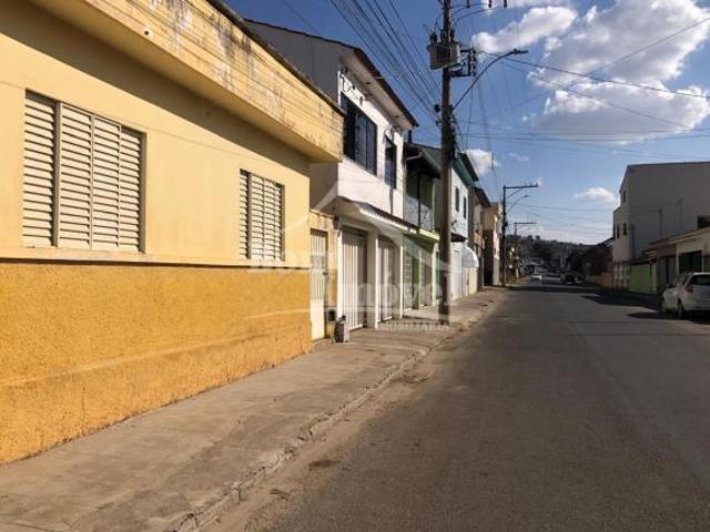 Casa com 2 quartos à venda em Campo Belo, no bairro Centenário