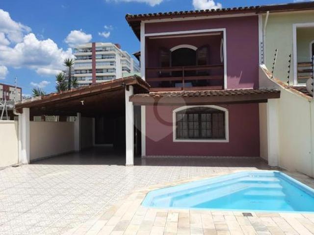 Casa com 2 quartos à venda em Centro SP