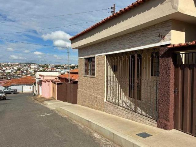 Casa com 2 quartos à venda em Nepomuceno, no bairro Santo Antônio