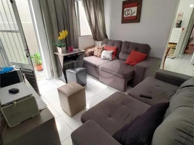 Casa com 2 quartos à venda em Parque maria domitila SP