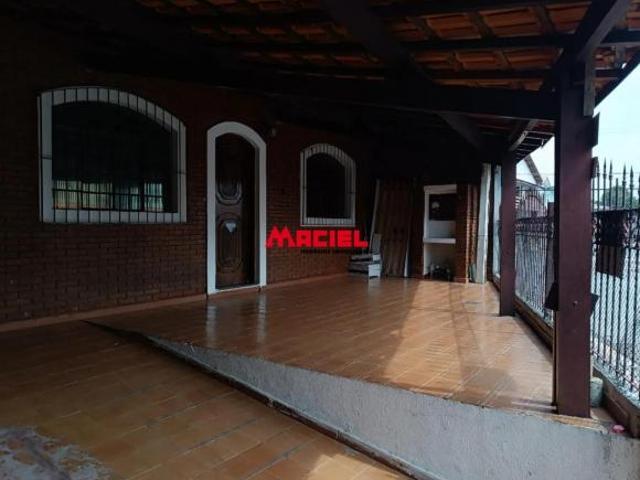 Casa com 2 Quartos à Venda Jd. Portugal Ótima Localização por R$ 460.000