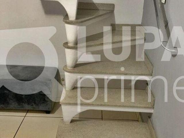 CASA COM 2 QUARTOS À VENDA NA VILA MARIA ALTA