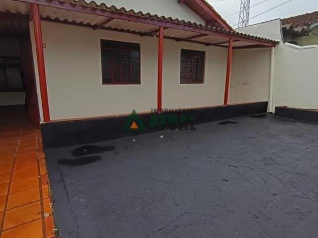 CASA COM 2 QUARTOS A VENDA NA REGIÃO CENTRAL