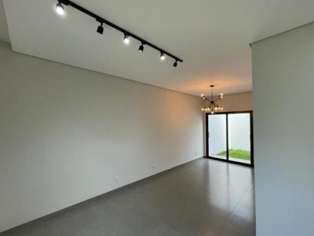 Casa com 2 quartos à venda no Bairro Grand Ville Uberlândia/MG
