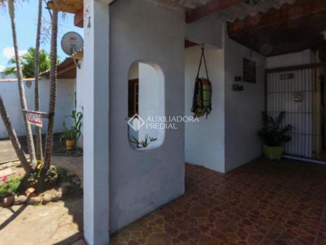 Casa com 2 Quartos à Venda no bairro Guajuviras com 205m²