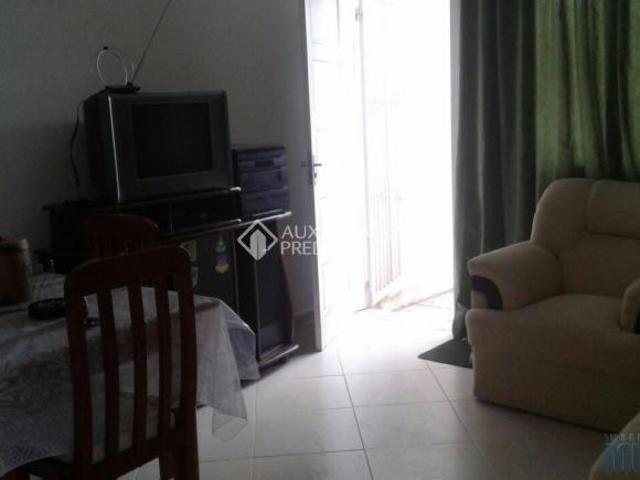 Casa com 2 Quartos à Venda no bairro Olaria com 46m²