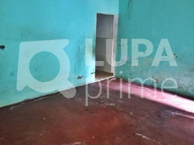 CASA COM 2 QUARTOS À VENDA NO JARDIM BRASIL