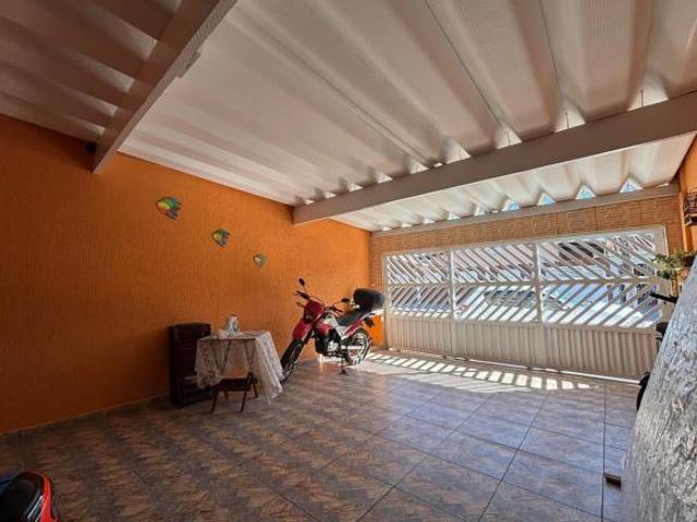 Casa com 2 quartos, Balneário Maracanã, Praia Grande R$ 430 mil