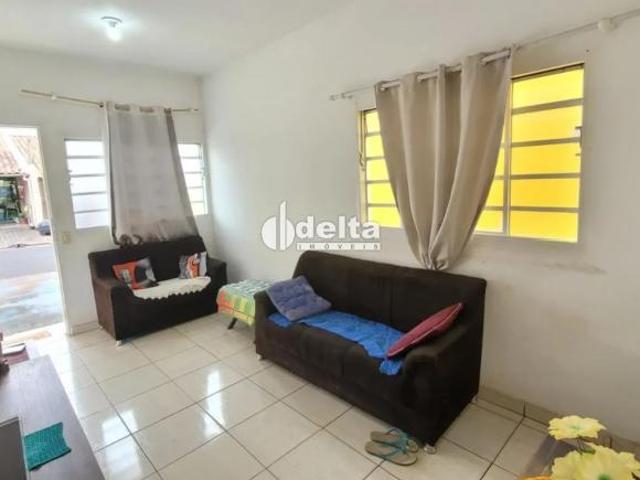 Casa com 2 quartos disponível para venda no bairro em Uberlândia MG