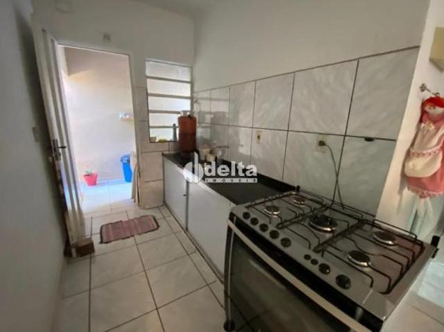 Casa com 2 quartos disponível para venda no bairro Laranjeiras em Uberlândia MG