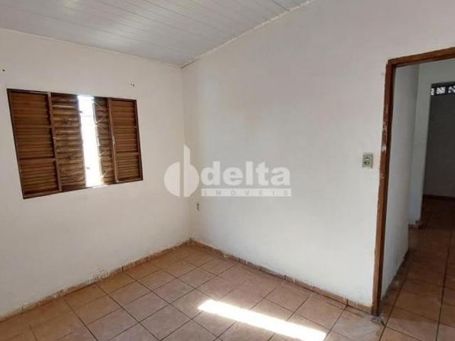 Casa com 2 quartos, disponível para Venda no bairro Mansour em Uberlândia MG