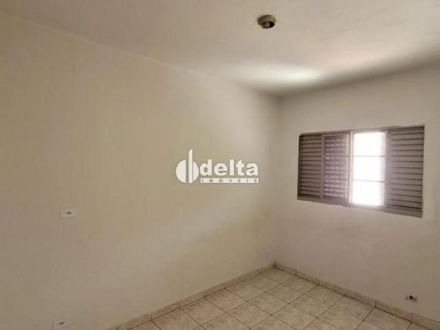 casa com 2 quartos, disponível para venda no bairro Minas Gerais em Uberlândia MG